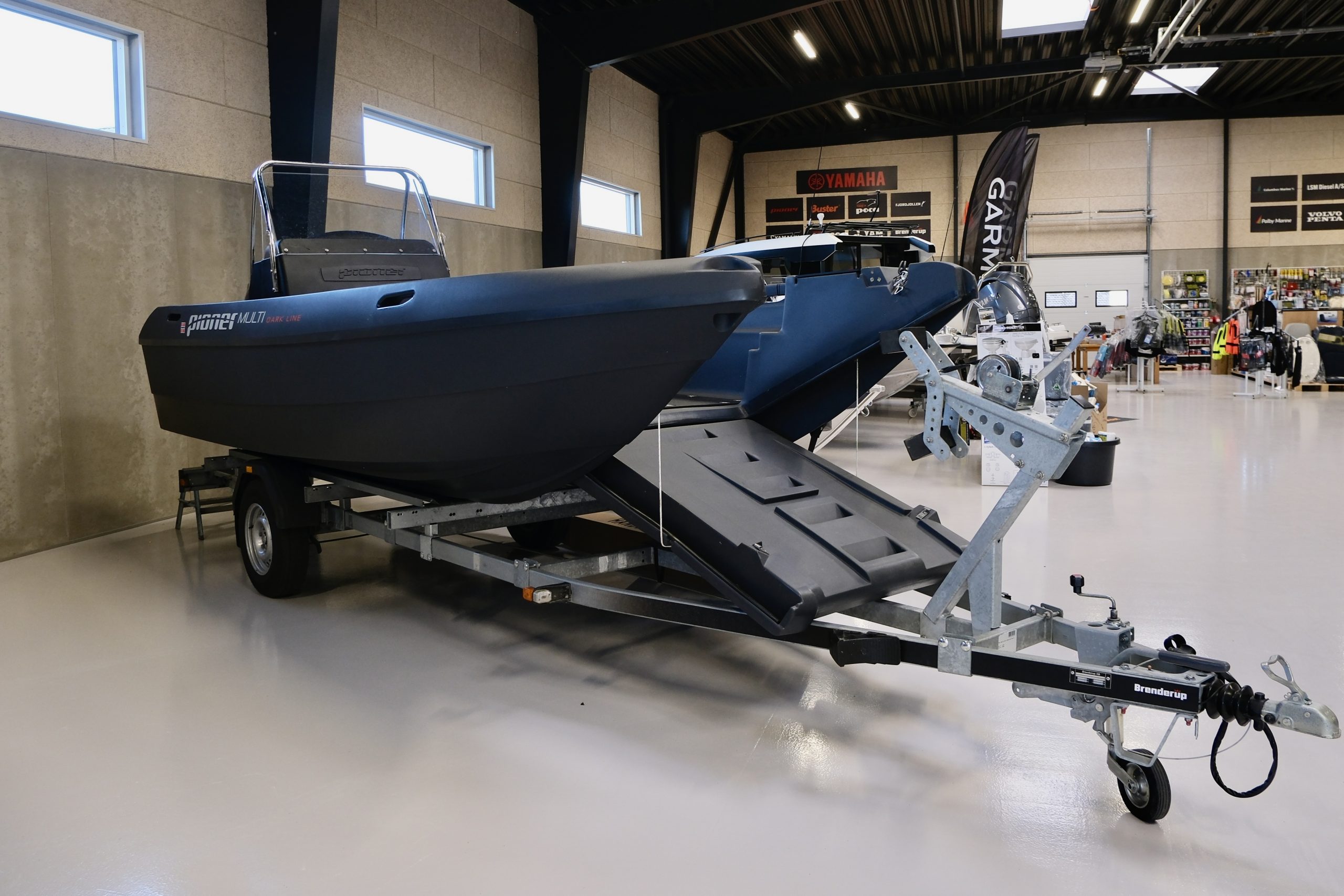 Pioner Multi III BK (Darkline)/ m. Yamaha F70 (UST. Model) - Gjøl ...